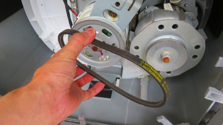日立 全自動洗濯機 白い約束のVベルト交換 NW-7MY 2011年製 | 電動工具のすすめ